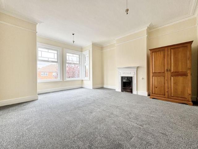1 bedroom maisonette to rent