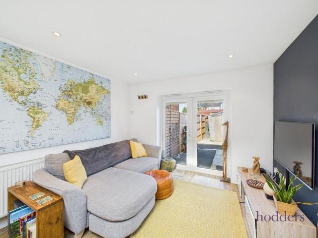 1 bedroom maisonette to rent