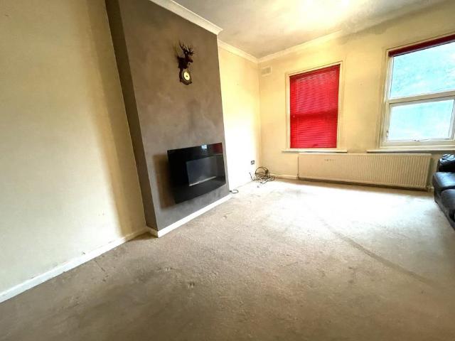 1 bedroom maisonette to rent