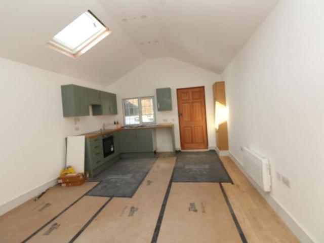 1 bedroom maisonette to rent
