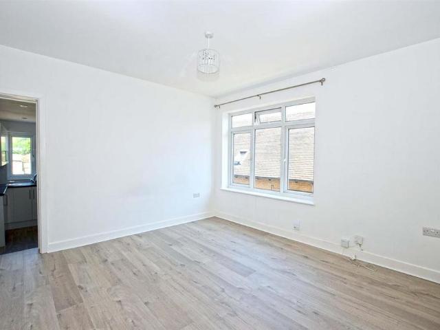 1 bedroom maisonette to rent