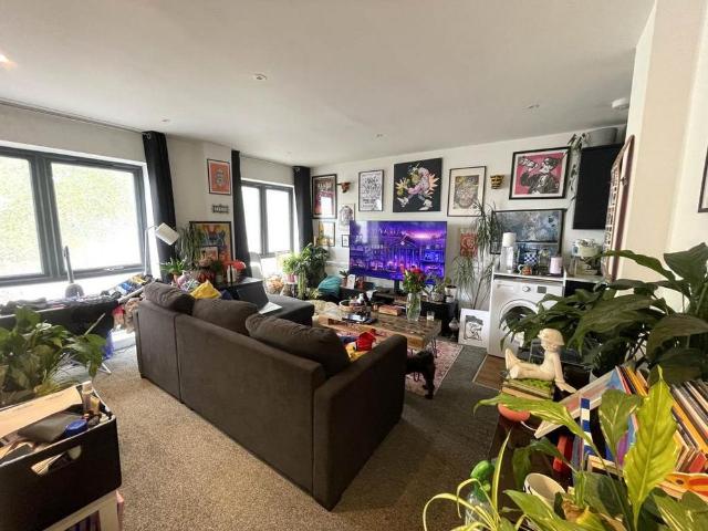 1 bedroom maisonette to rent