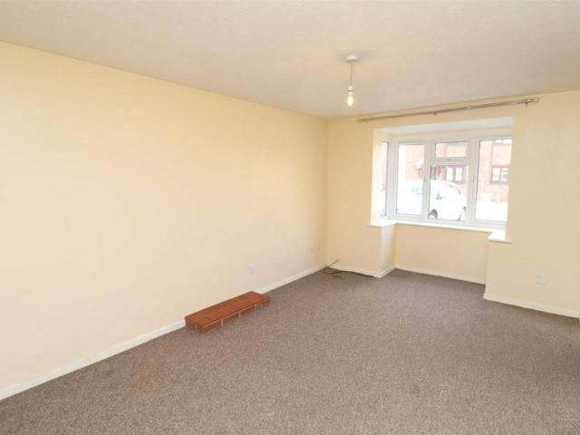1 bedroom maisonette to rent