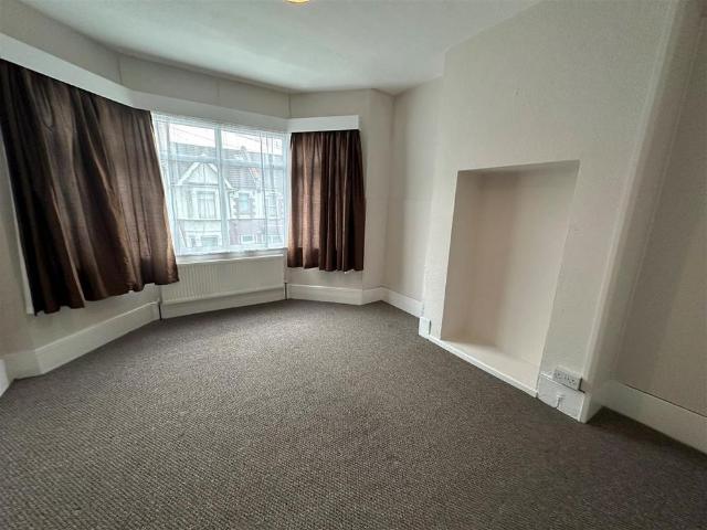 1 bedroom maisonette to rent