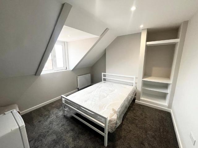 1 bedroom maisonette to rent