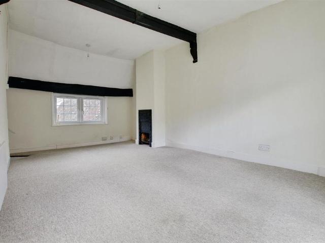 1 bedroom maisonette to rent