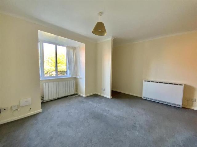 1 bedroom maisonette to rent