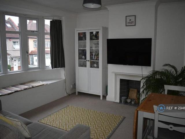 1 bedroom maisonette to rent