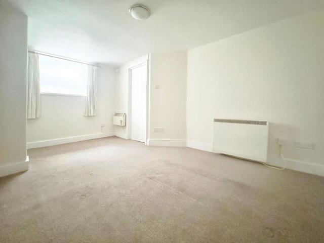 1 bedroom maisonette to rent