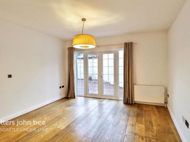 1 bedroom maisonette to rent