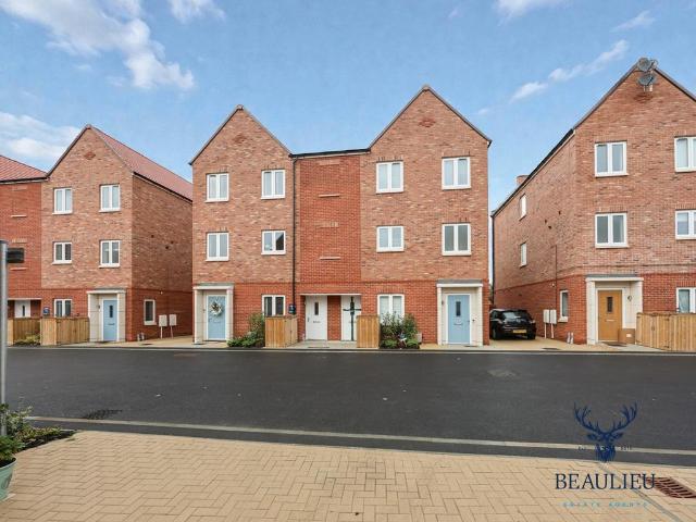 1 bedroom maisonette to rent