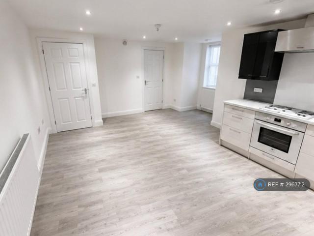 1 bedroom maisonette to rent