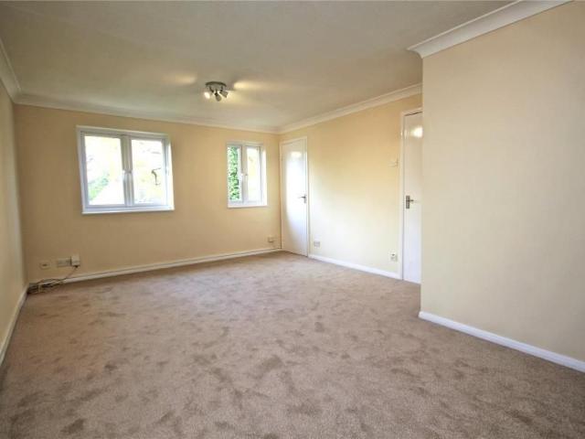 1 bedroom maisonette to rent