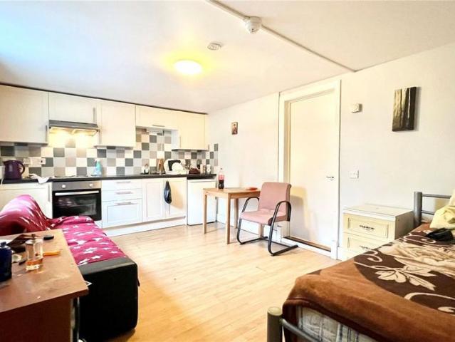 1 bedroom maisonette to rent