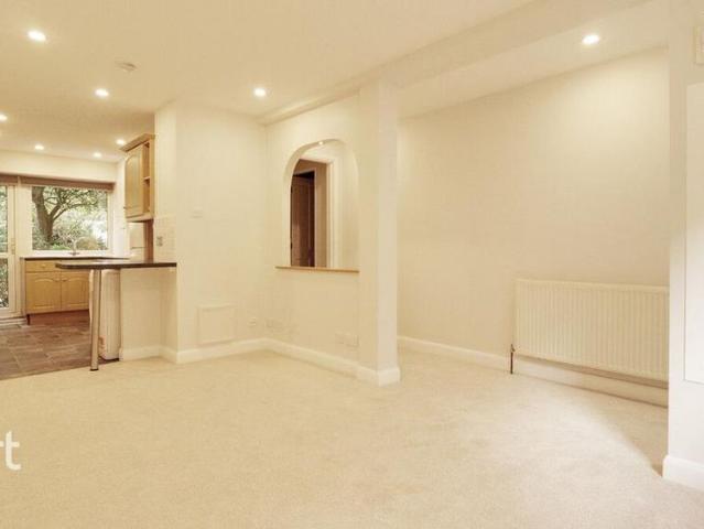 1 bedroom maisonette to rent