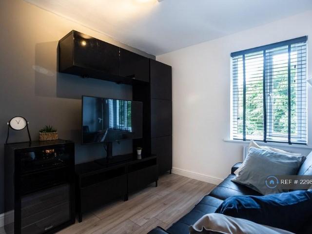 1 bedroom maisonette to rent