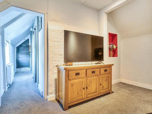 1 bedroom maisonette to rent