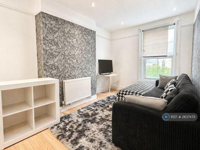 1 bedroom maisonette to rent