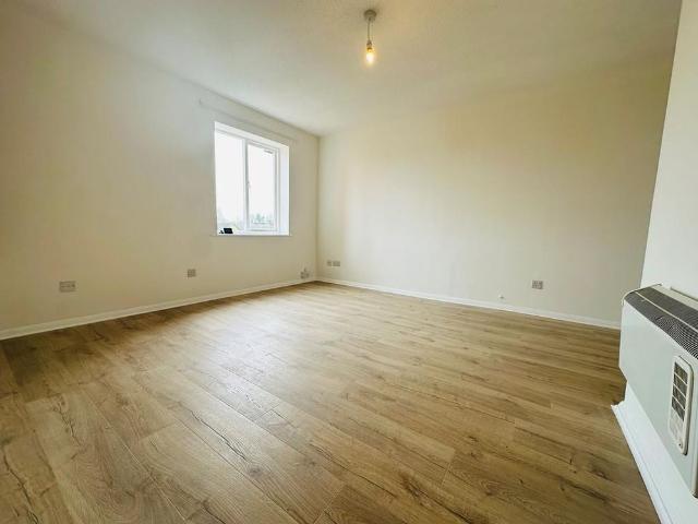 1 bedroom maisonette to rent