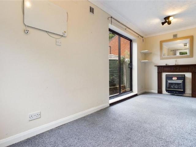 1 bedroom maisonette to rent