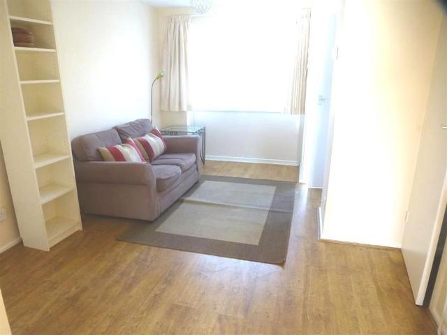 1 bedroom maisonette to rent