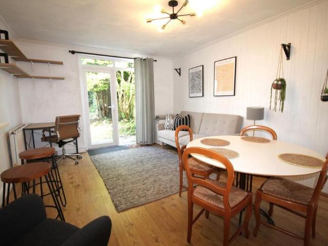 1 bedroom maisonette to rent