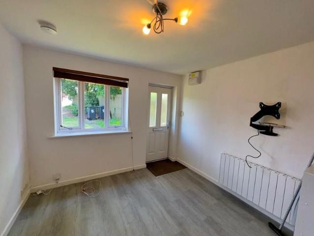 1 bedroom maisonette to rent