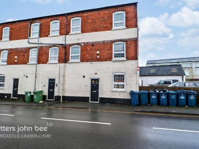 1 bedroom maisonette to rent