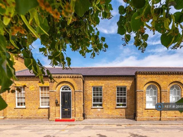 1 bedroom maisonette to rent