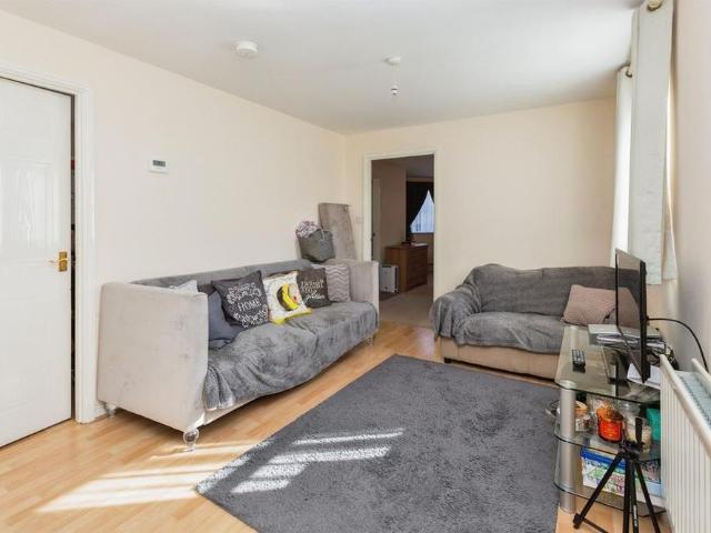 1 bedroom maisonette to rent