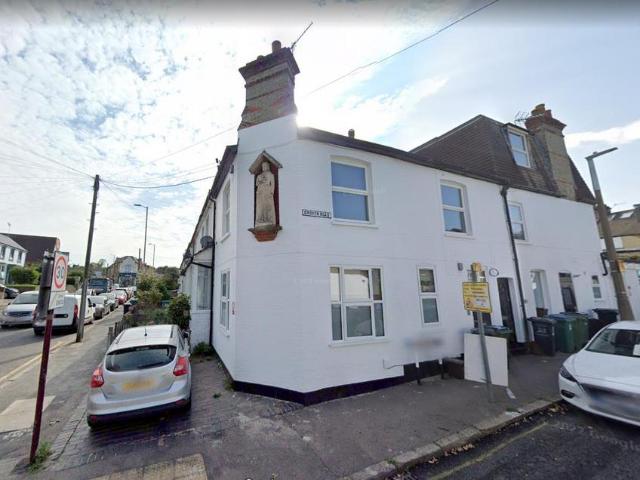 1 bedroom maisonette to rent