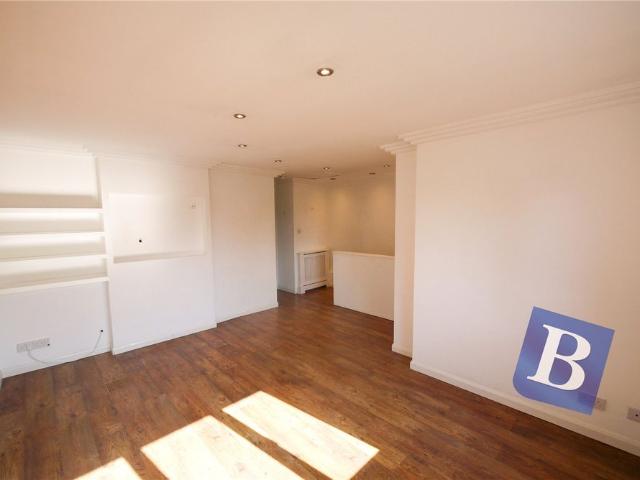 1 bedroom maisonette to rent