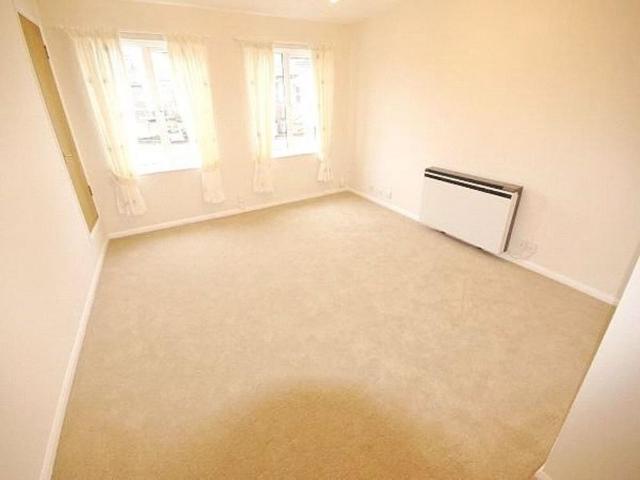 1 bedroom maisonette to rent