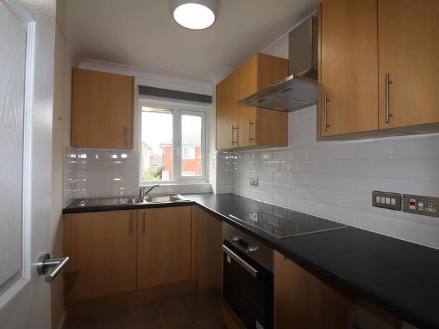 1 bedroom maisonette to rent