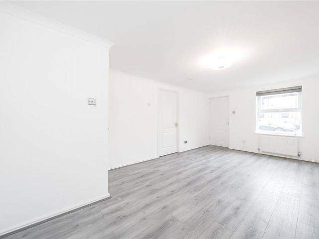 1 bedroom maisonette to rent
