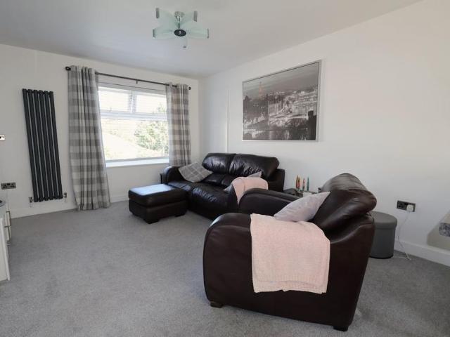 1 bedroom maisonette to rent