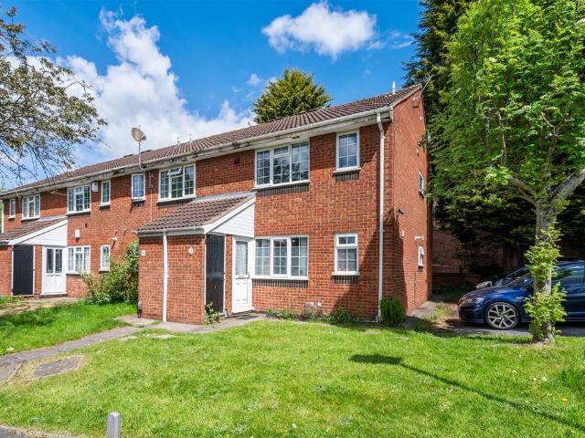 1 bedroom maisonette to rent