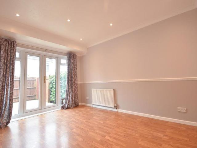 1 bedroom maisonette to rent