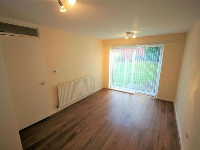 1 bedroom maisonette to rent