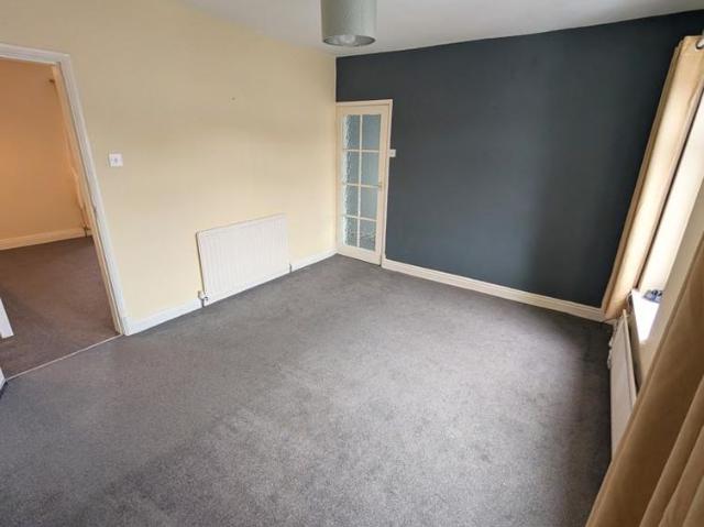 1 bedroom maisonette to rent