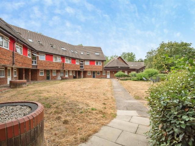 1 bedroom maisonette for sale