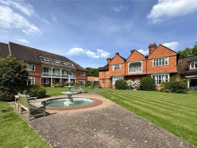 1 bedroom maisonette for sale