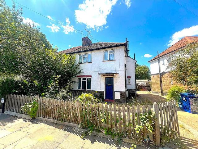 1 bedroom maisonette for sale