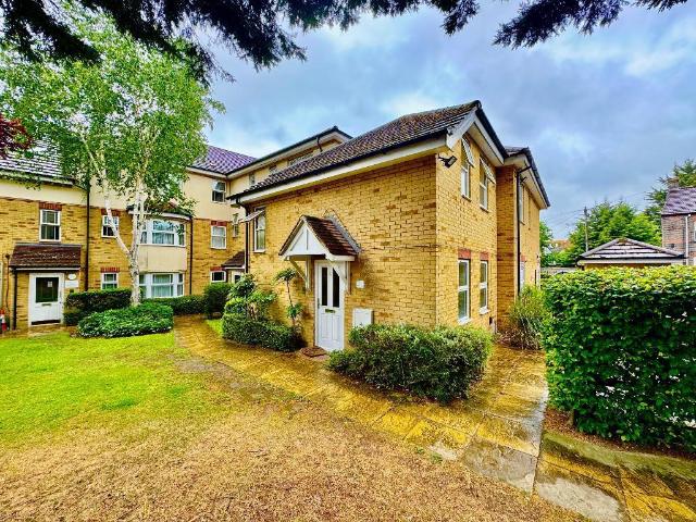 1 bedroom maisonette for sale