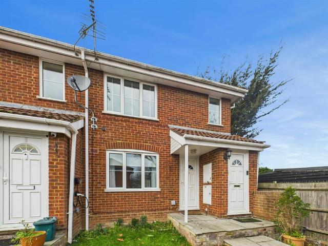 1 bedroom maisonette for sale