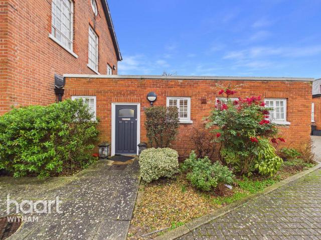 1 bedroom maisonette for sale
