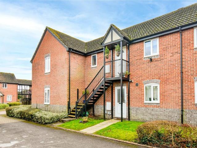 1 bedroom maisonette for sale