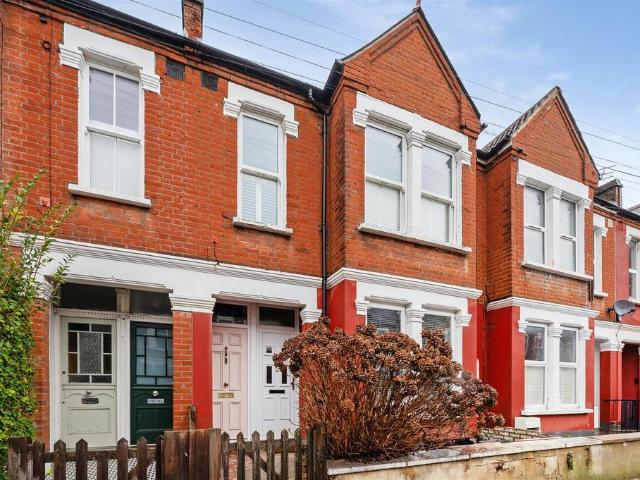1 bedroom maisonette for sale