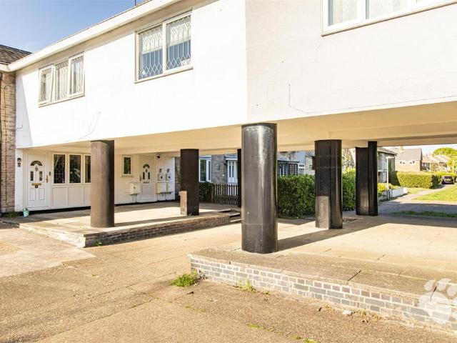1 bedroom maisonette for sale