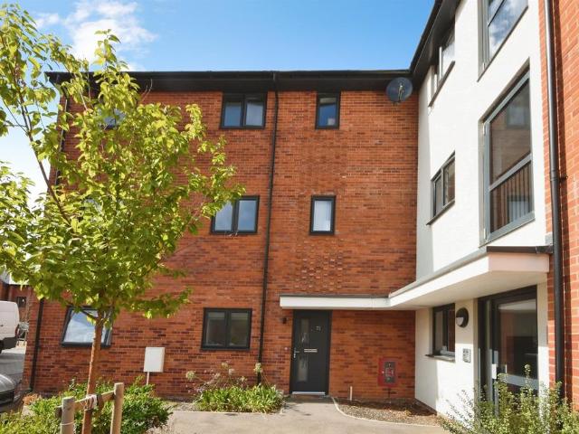 1 bedroom maisonette for sale